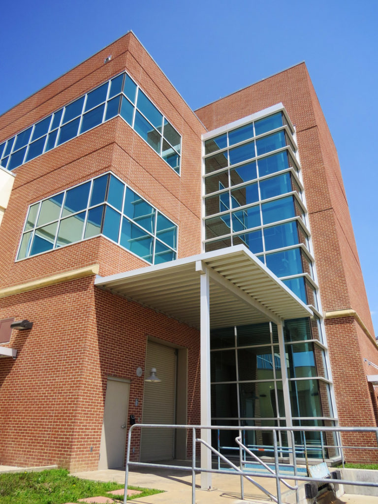 Dallas County Forensic Science Building | Mapes Canopies