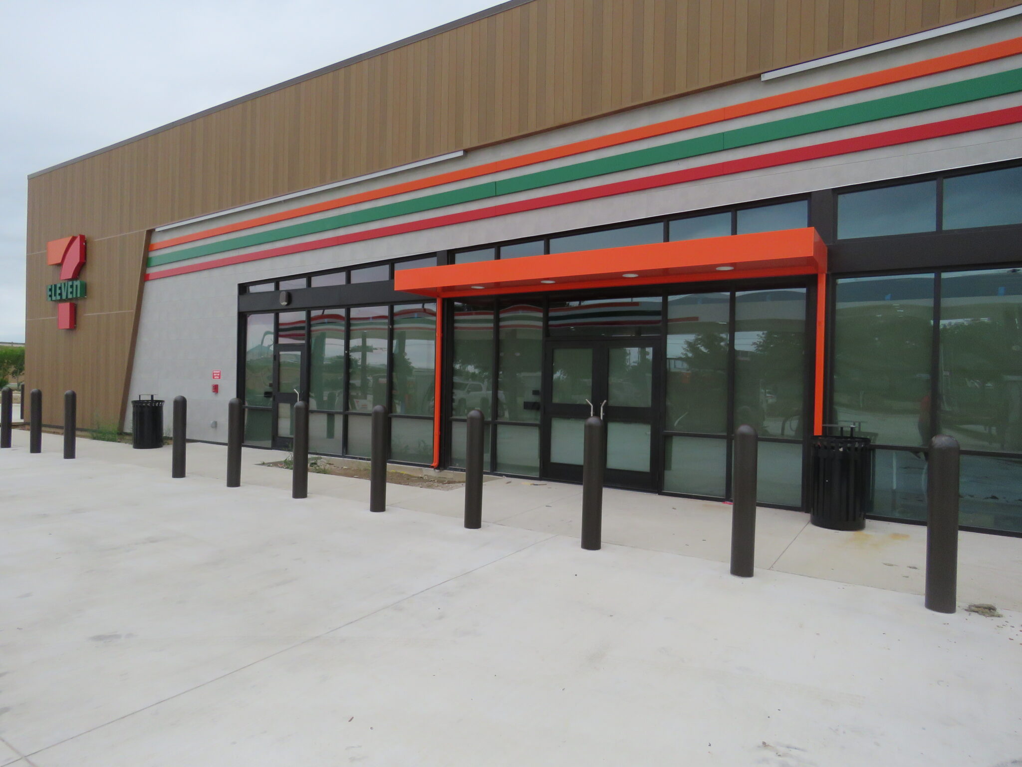 7-Eleven | Mapes Canopies
